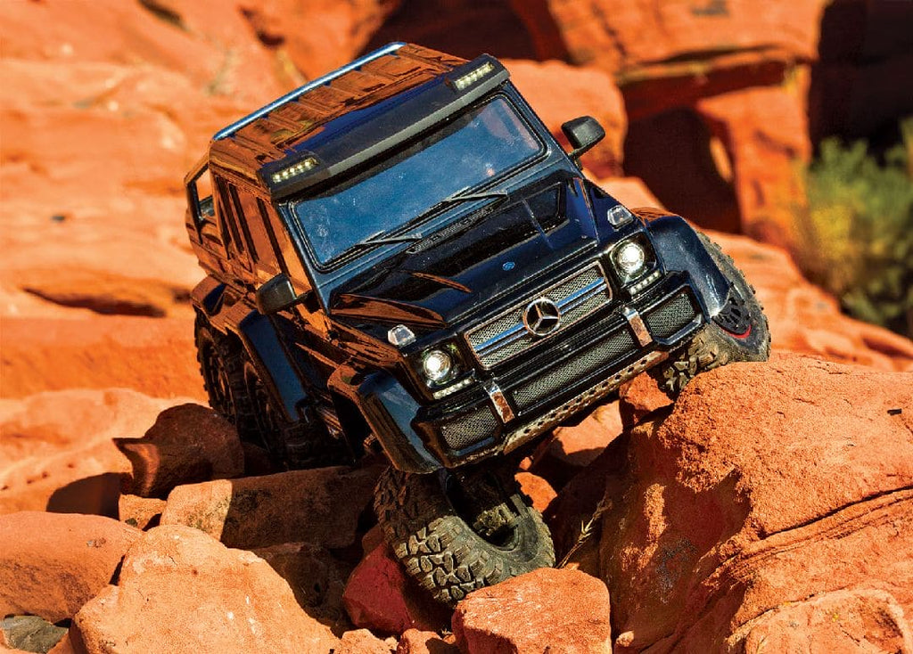 TRA88296-4BLACK Traxxas TRX-6 Mercedes Benz G63 AMG 6x6 clipless body